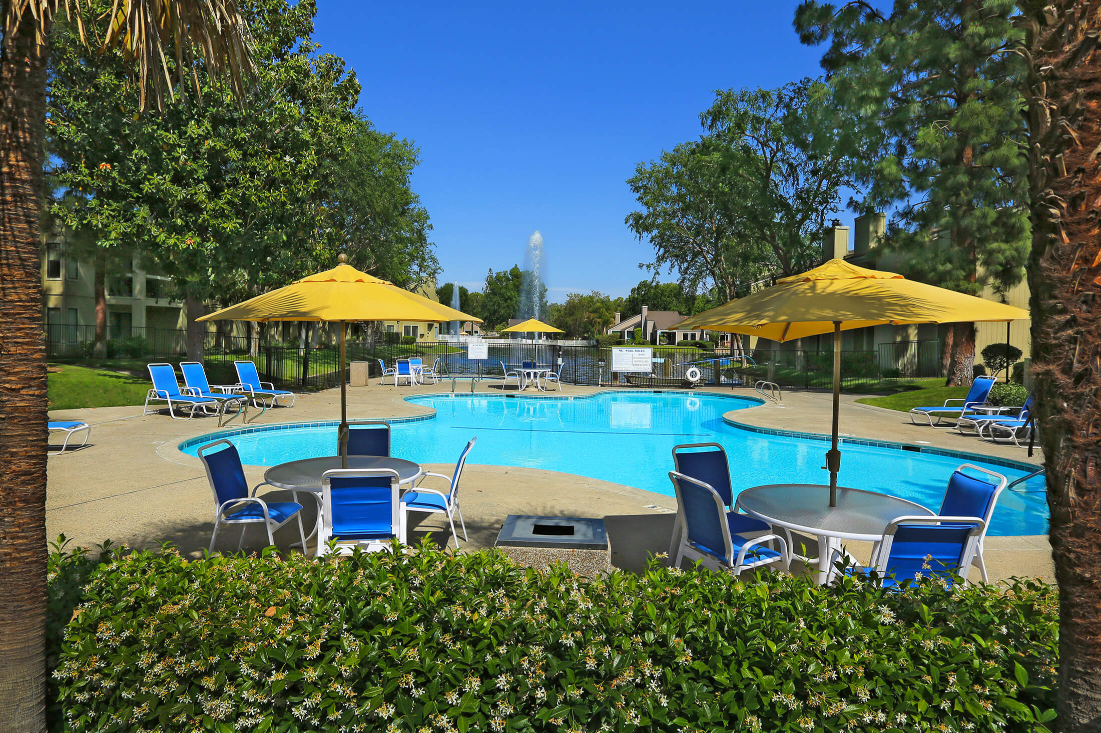 Edgewater Condominium Rentals - Standard in Bakersfield, CA